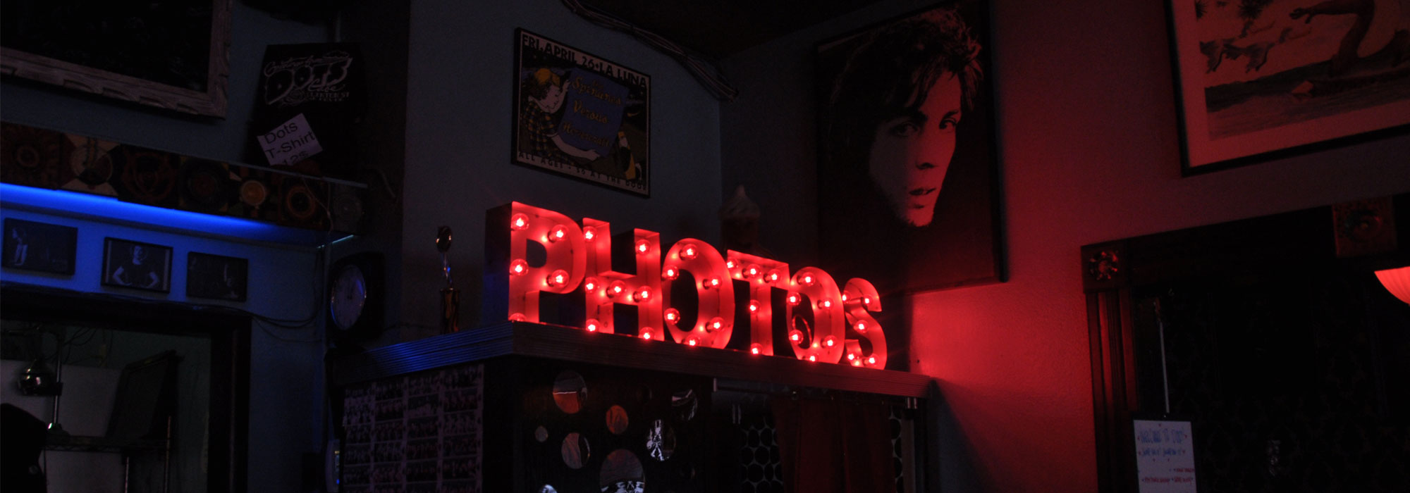 Dots Cafe Portland – Portland's Premier Bar and Restaurant