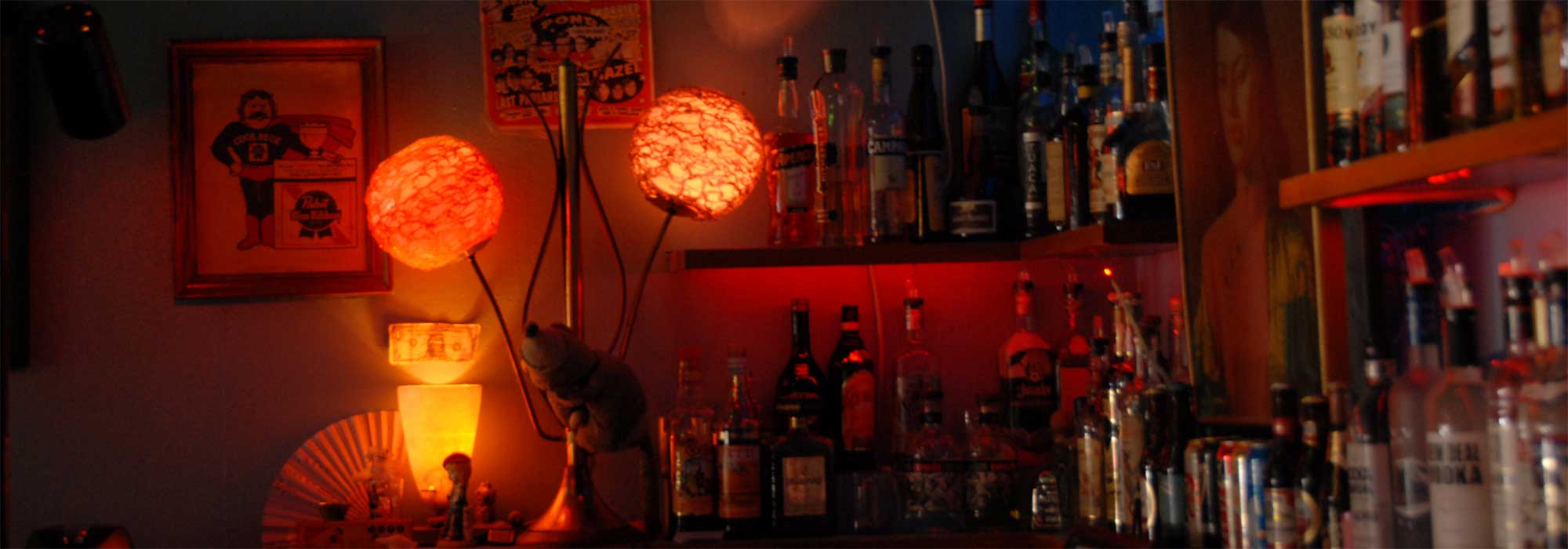 Dots Cafe Portland – Portland's Premier Bar and Restaurant